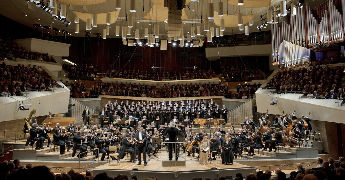The Berlin Philharmonic In Concert Rattle Conducts Bach s St John the-berlin-philharmonic-in-concert-rattle-conducts-bach-s-st-john